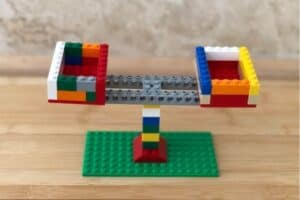 How to Build a LEGO Balance Scale - Mombrite