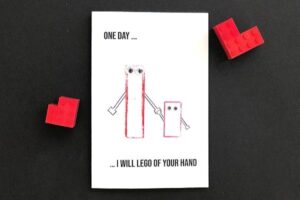 DIY Customizable LEGO Mother’s Day Card [Free Printable] | Mombrite