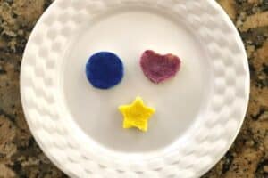 How to Turn Milk into Plastic | Mombrite