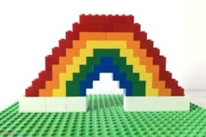 How to Build a LEGO Rainbow | Mombrite