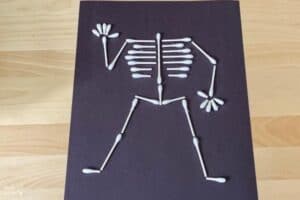 How to Make Q-Tip Skeletons | Mombrite