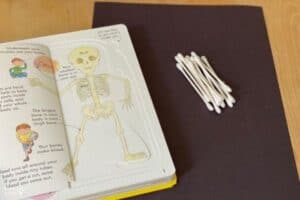 How to Make Q-Tip Skeletons | Mombrite