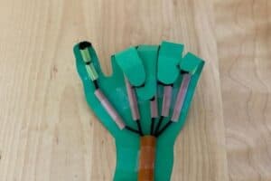 DIY Model Robot Hand STEM Activity | Mombrite
