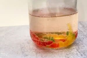 Dancing Gummy Worms Science Experiment - Mombrite
