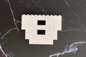 How to Build a LEGO Snowman | Mombrite