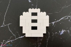 How to Build a LEGO Snowman | Mombrite