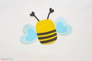 Easy and Cute Paper Heart Bee Craft [Free Printable Template] | Mombrite