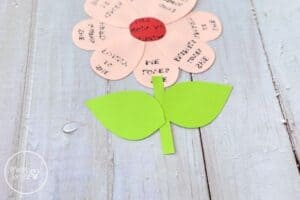 Easy Mother's Day Flower Craft [Free Template] | Mombrite