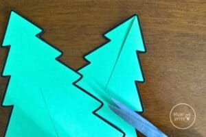 Simple 3D Christmas Tree Craft for Kids (Free Template) | Mombrite